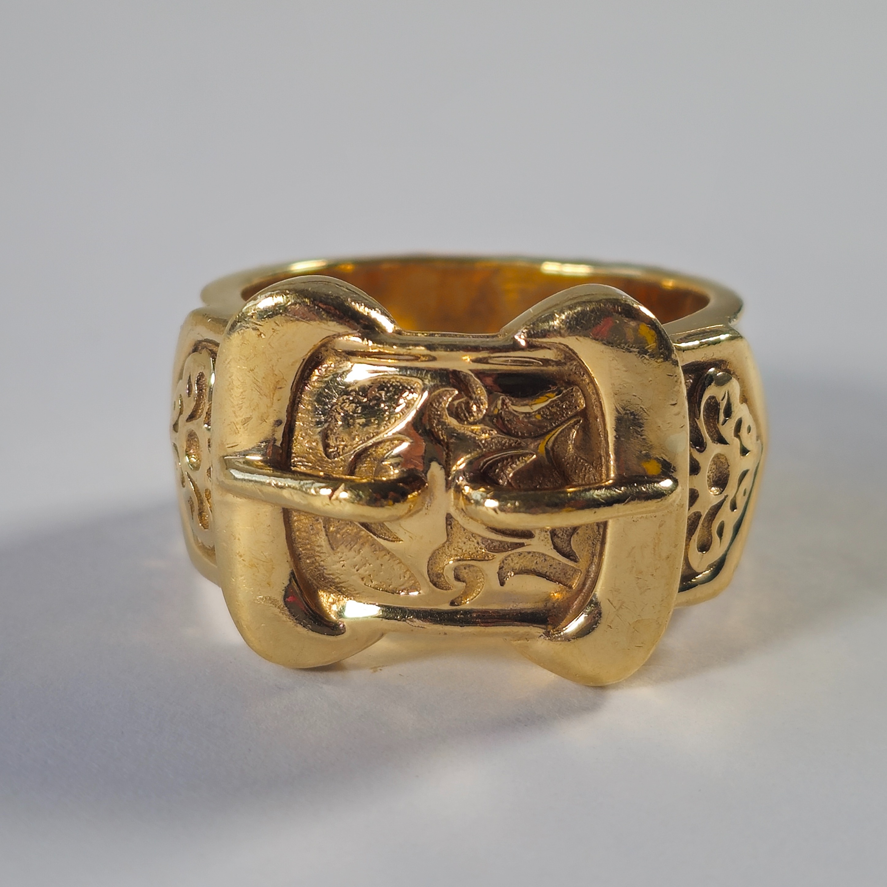 Pre-owned 9ct Gold Buckle Ring Size Z++ - Own4Less